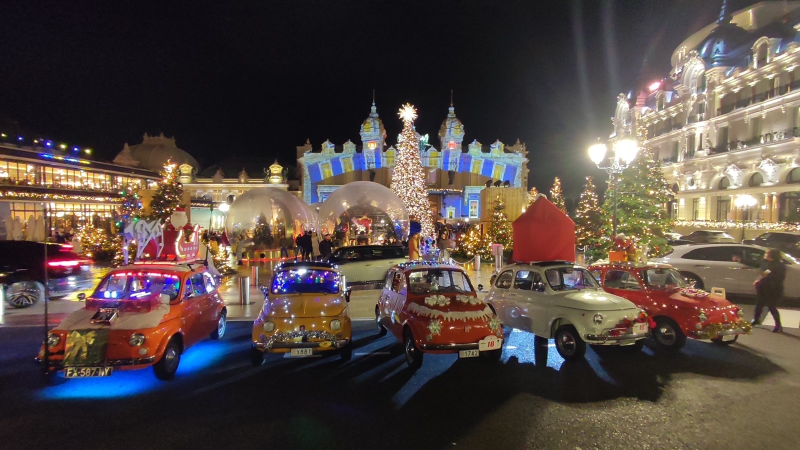 PARATA DI NATALE PER LE FIAT 500 A MONACO